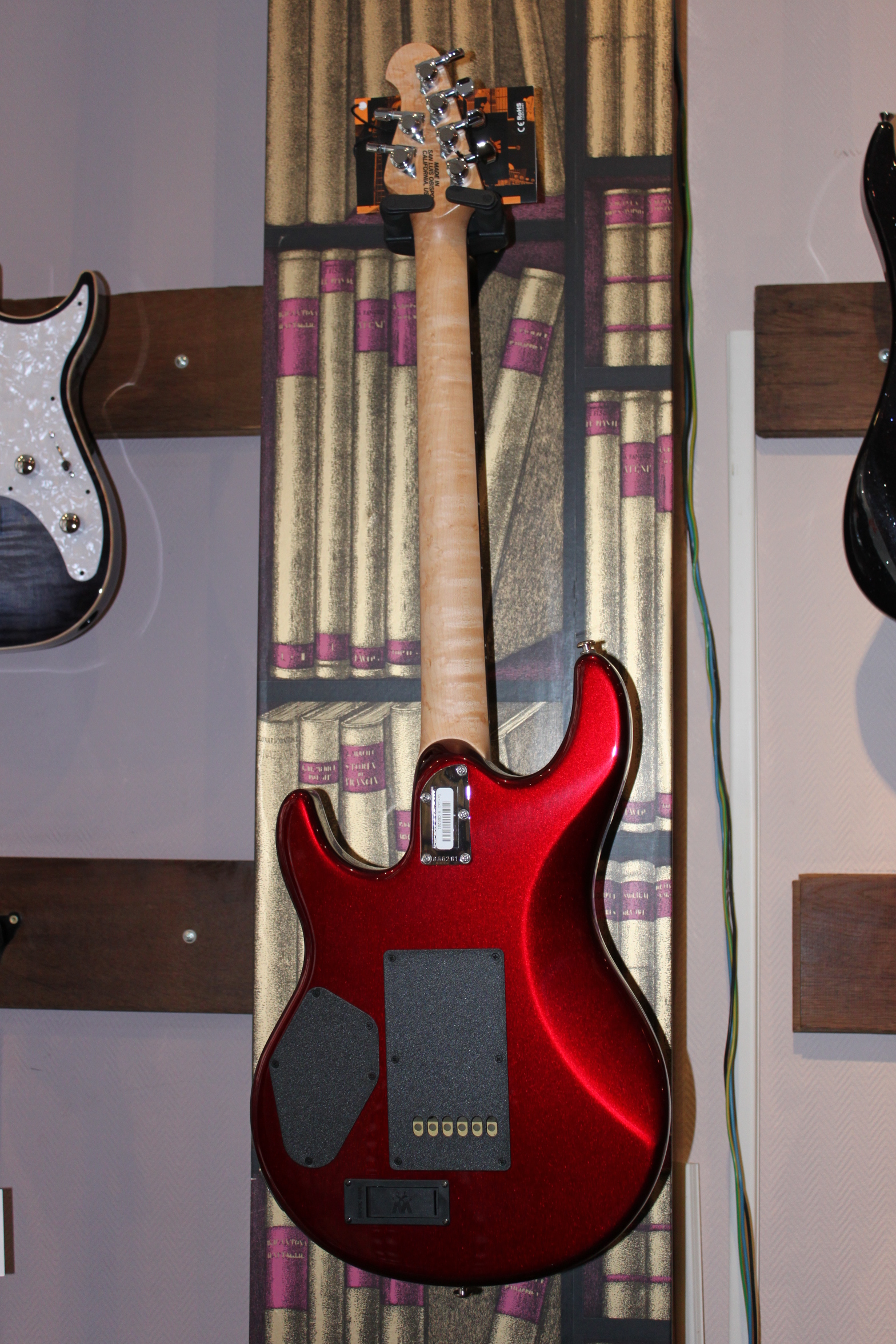 Guitares Electriques Musicman Luke Candy Red - Luke Guitares ...