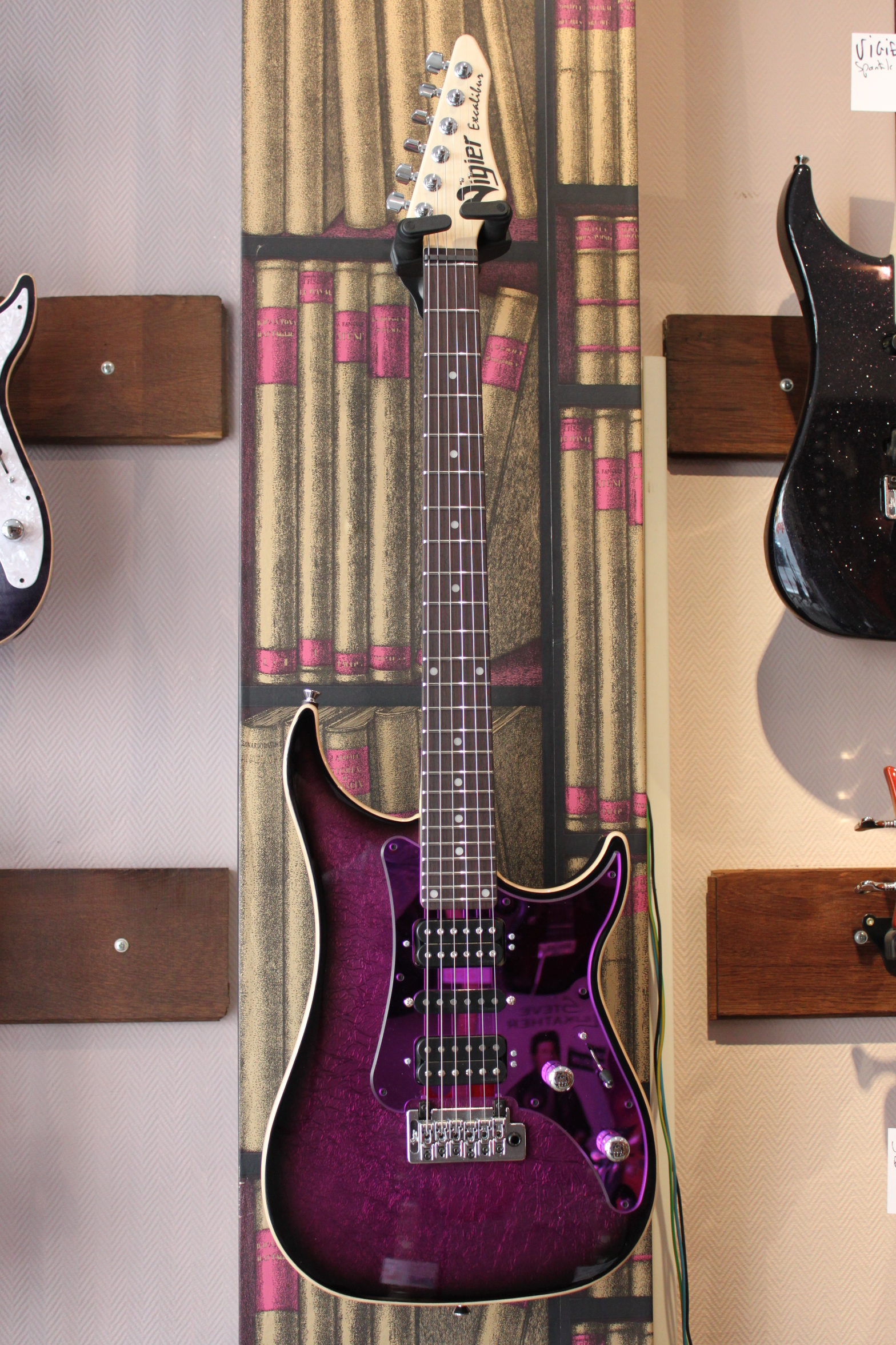 Guitares Electriques Vigier Excalibur Spécial HSH Ltd Al Purple/ RW ...